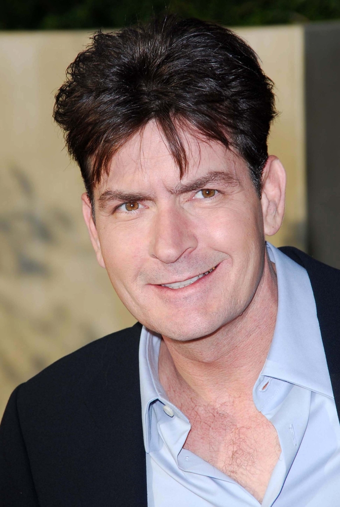 Charlie Sheen lähti monsterijahtiin