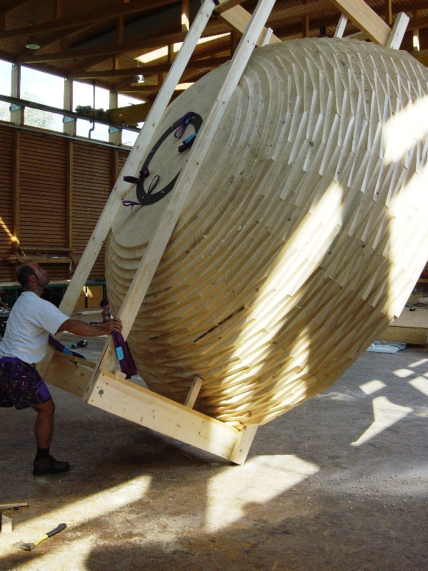 Tässä on maailman suurin puinen kulho